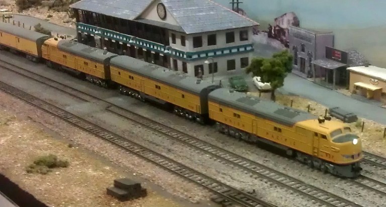 Cost-effective DCC installs for consisted locomotives | James' Train Parts