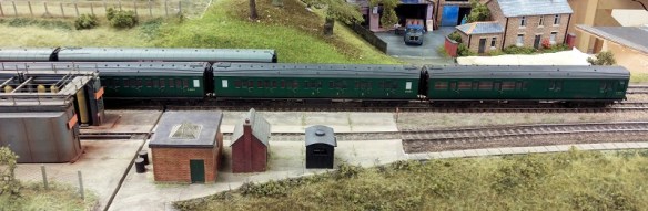 OO Gauge Fixed Link Coach Couplings – Part 2 | James' Train Parts