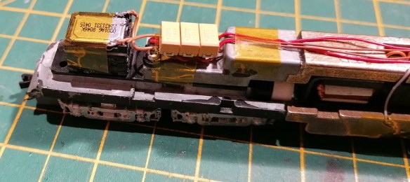 Alco C-855 N Scale ESU LokSound Install – Part 2 – Stay Alives | James ...